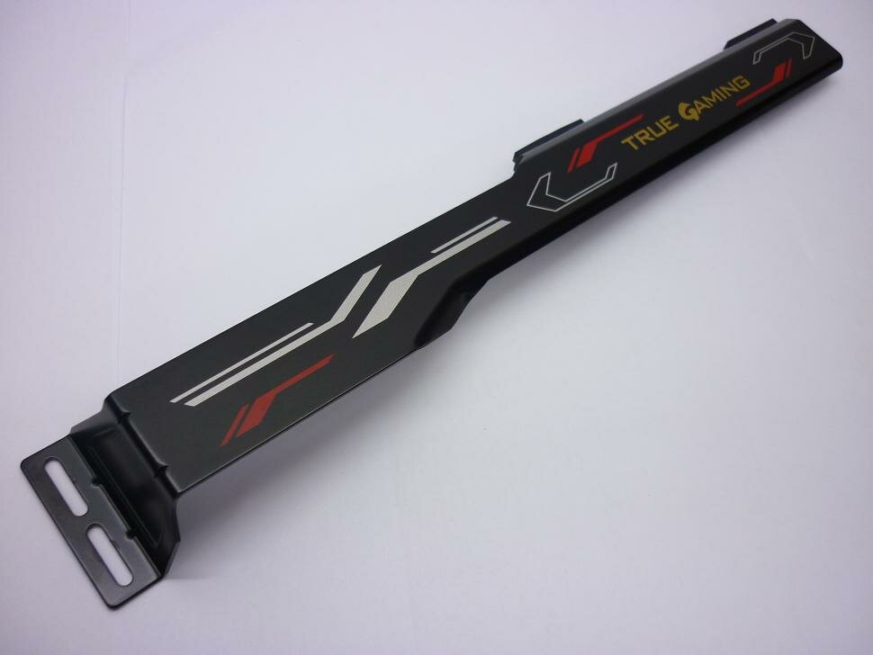 Дополнительный крепеж видеокарты GeForce RTX