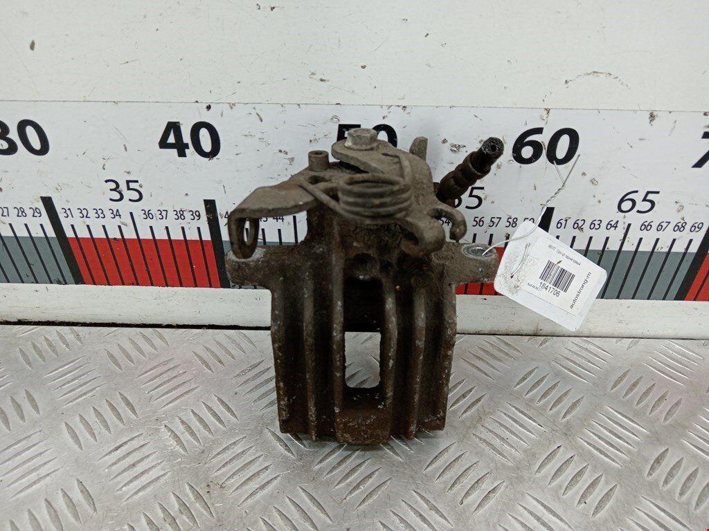 Суппорт задний правый Audi A4 B6 8E0615424 арт. 1841706
