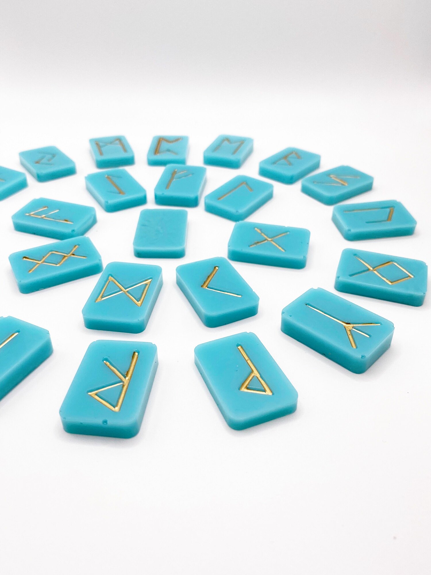 Руны скандинавские "Голубые", эпоксидная смола