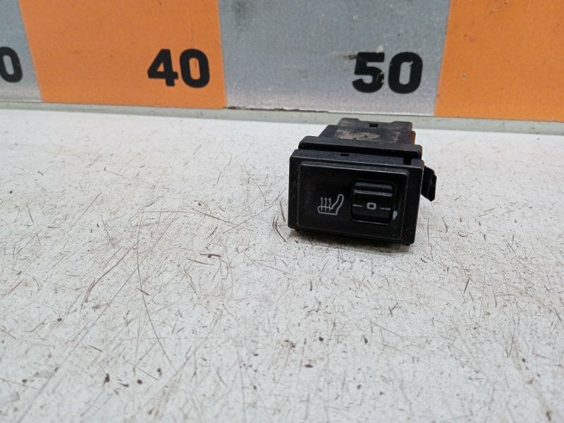 Б/У Порше Кайен Кнопка обогрева сиденья Porsche Cayenne 2005 9PA, 955 Лев. 268128 PORSCHE арт. 7L5963563