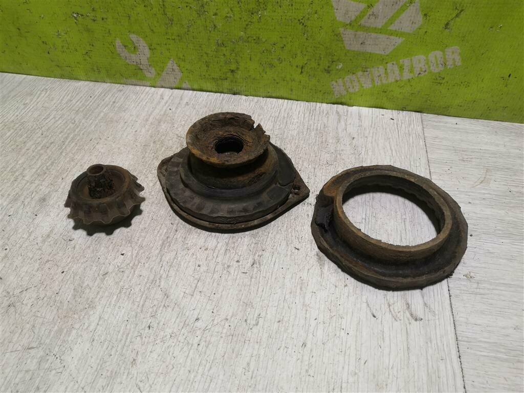 Опора заднего амортизатора VW Passat B4 94-96