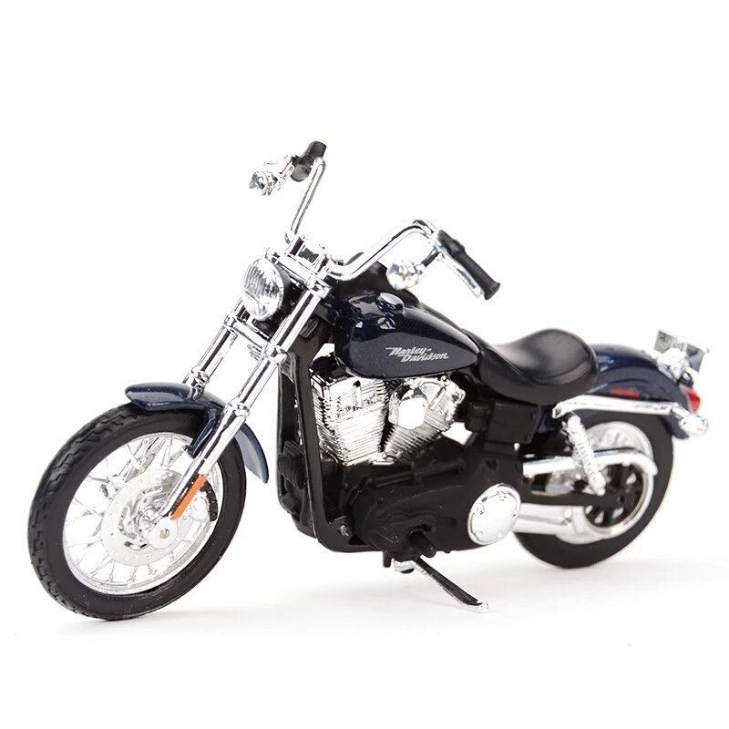 Maisto 1:18 Harley-Davidson 2006 FXDBI Dyna Street Bob