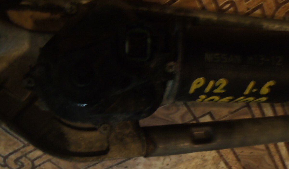 Моторчик стеклоочистителя передний Primera P12E Nissan 28810AU310