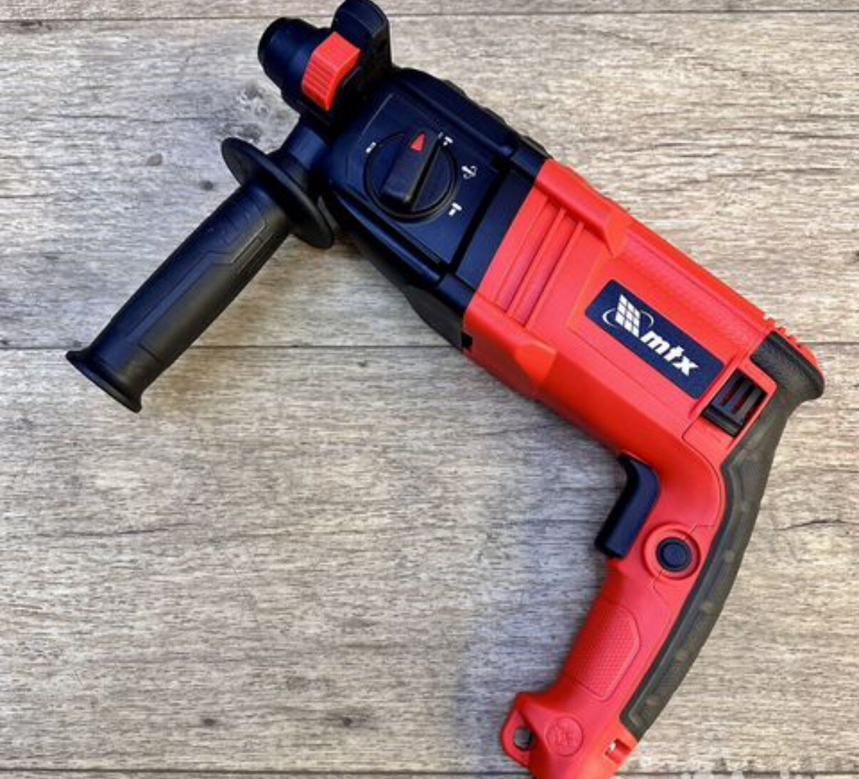 Перфоратор электрический MTX MRH-600-22 SDS-Plus, 600 Вт, 2, 2 Дж, 3 плюс 1 реж. 26682