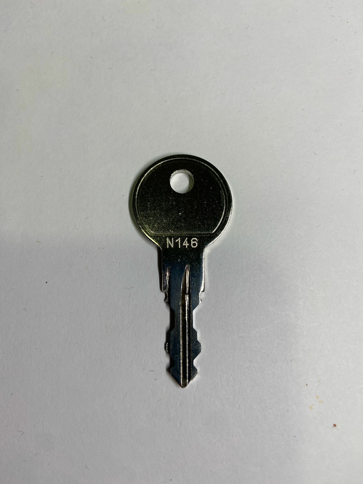 Ключ для багажника Thule N146