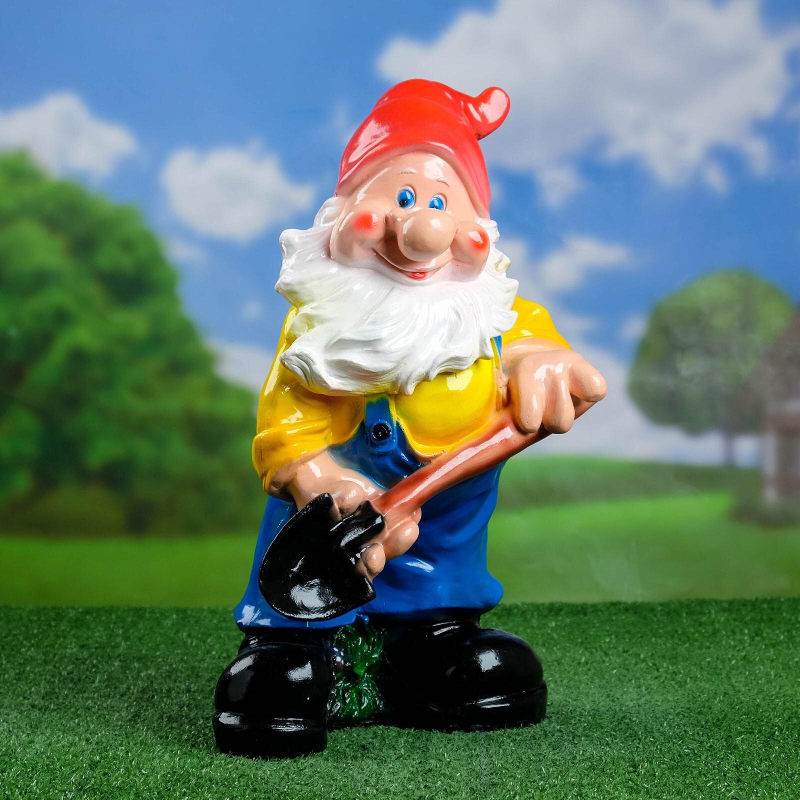 Садовая фигура Хорошие сувениры "Гном с лопатой", гипс, разноцветная, 40 см
