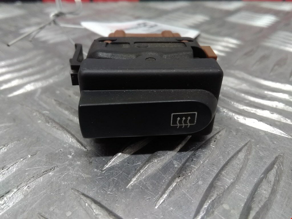 Кнопка подогрева (обогрева) заднего стекла Renault Clio 2 8200060037 арт. 779107