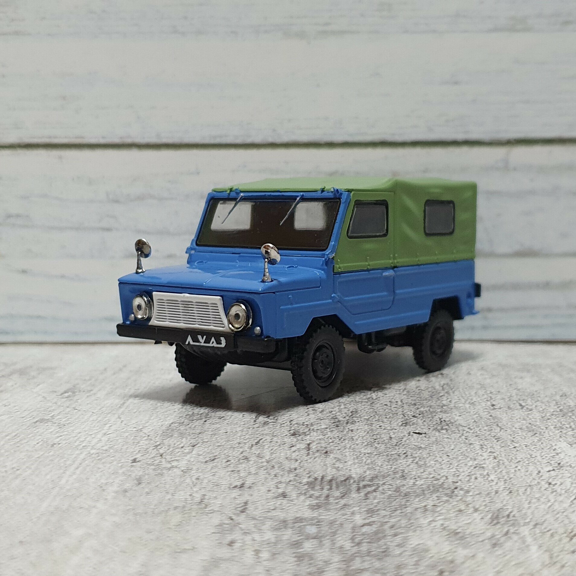 ЛуАЗ 969 Волынь Коллекционная модель автолегенды ссср Deagostini 1/43