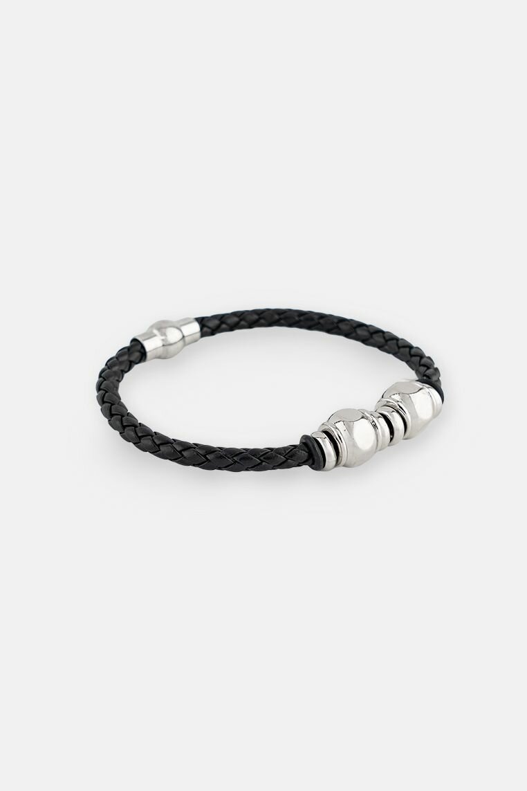 Плетеный браслет