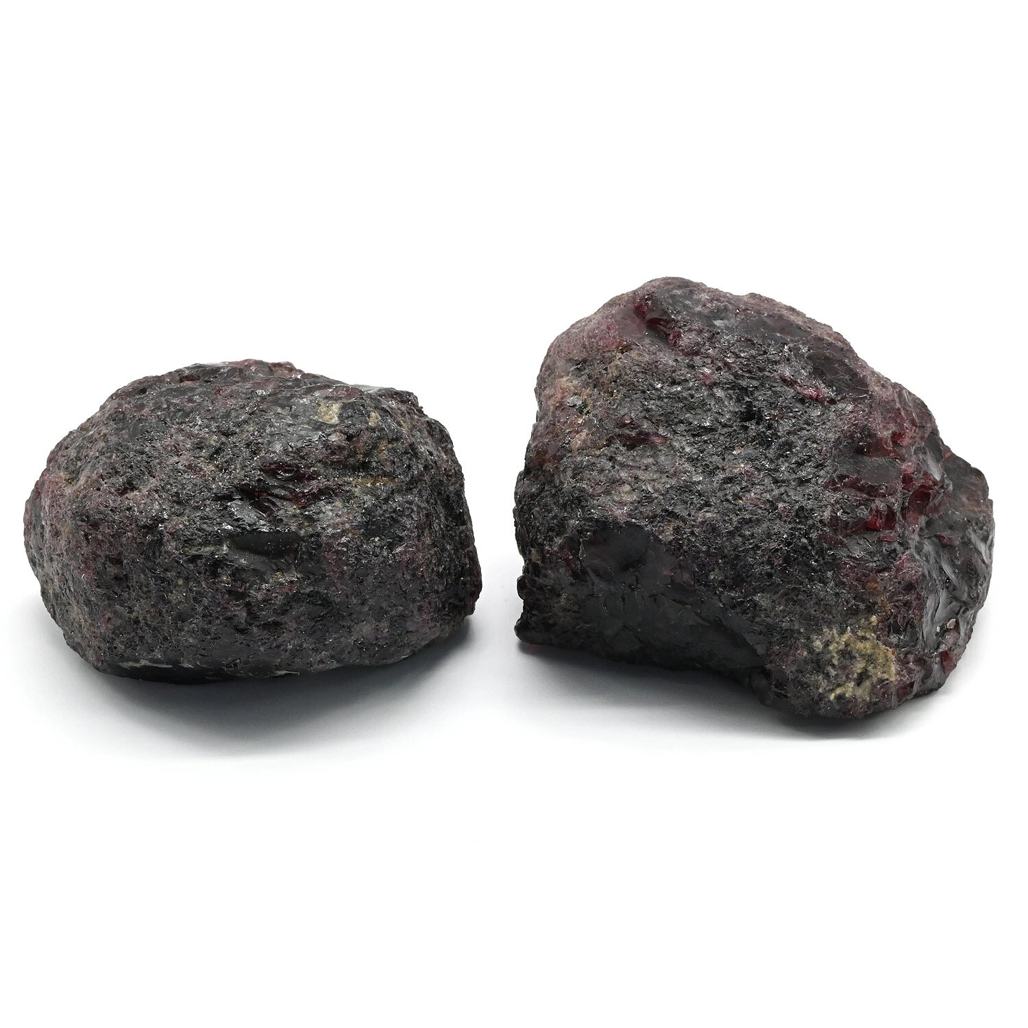 Камень гранат 44*44*30мм, 122г 1шт .