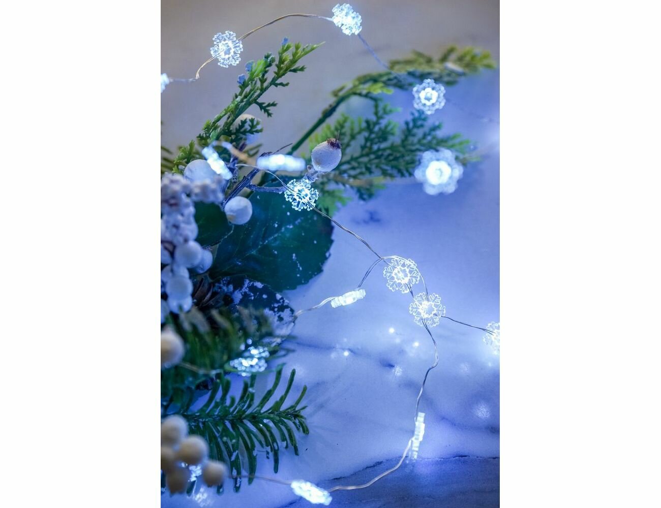 Светодиодная гирлянда снежинки-огоньки, 20 холодных белых микро LED-огней, 0.95+0.3 м, таймер, серебряная проволока, батарейки, Kaemingk 483749