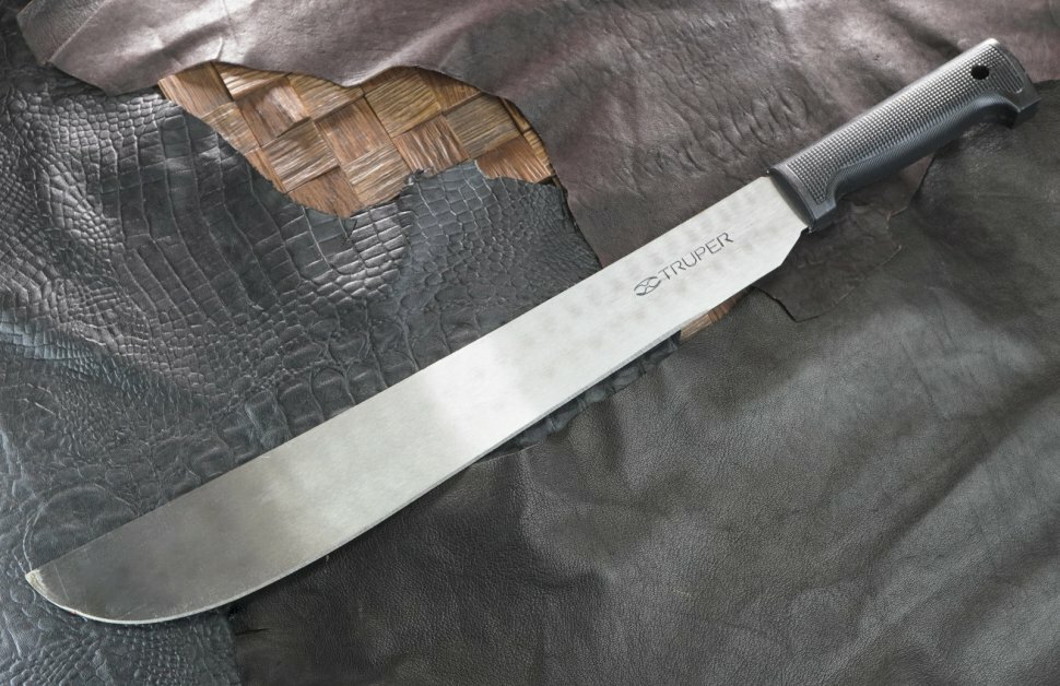 Мачете Truper 400 мм, рукоять черный пластик