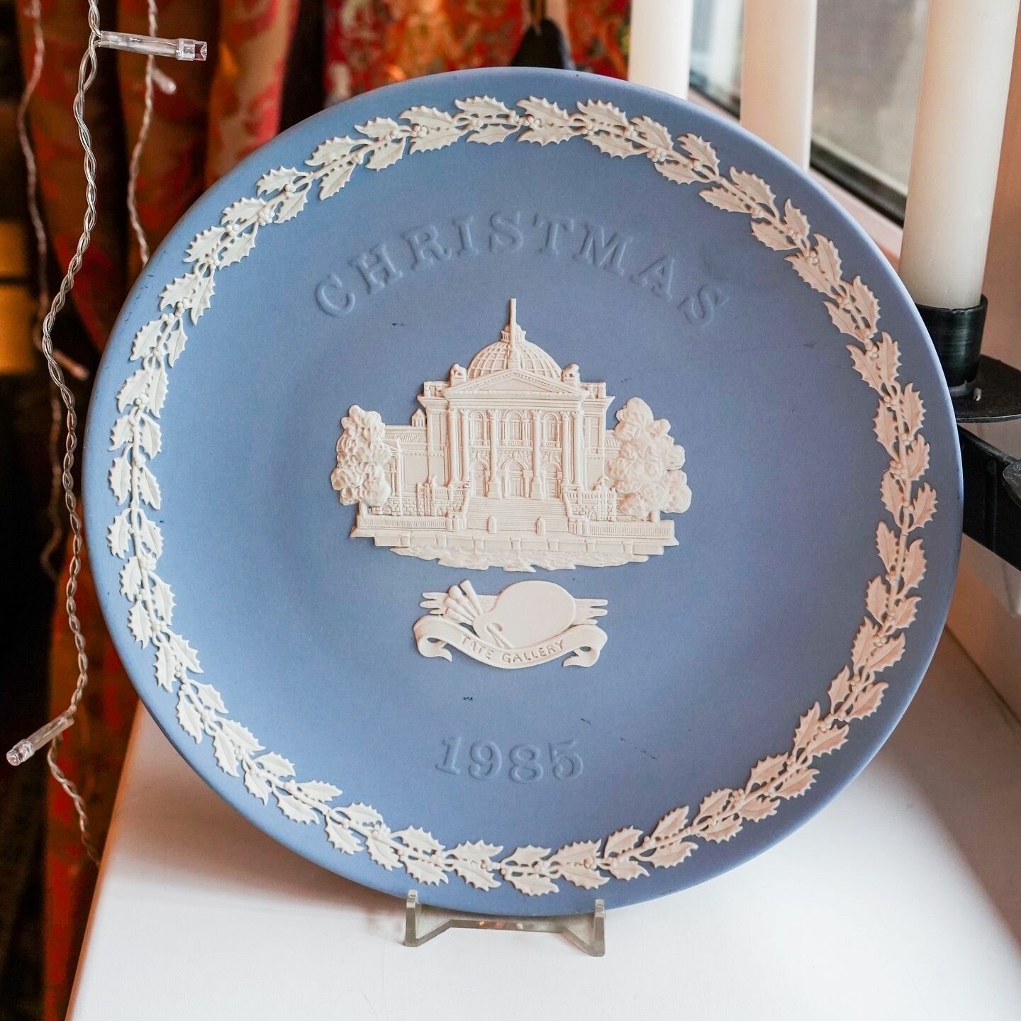 Тарелка Wedgwood "Рождество", 1985 год, фарфор, ручная работа, авторская, 21см