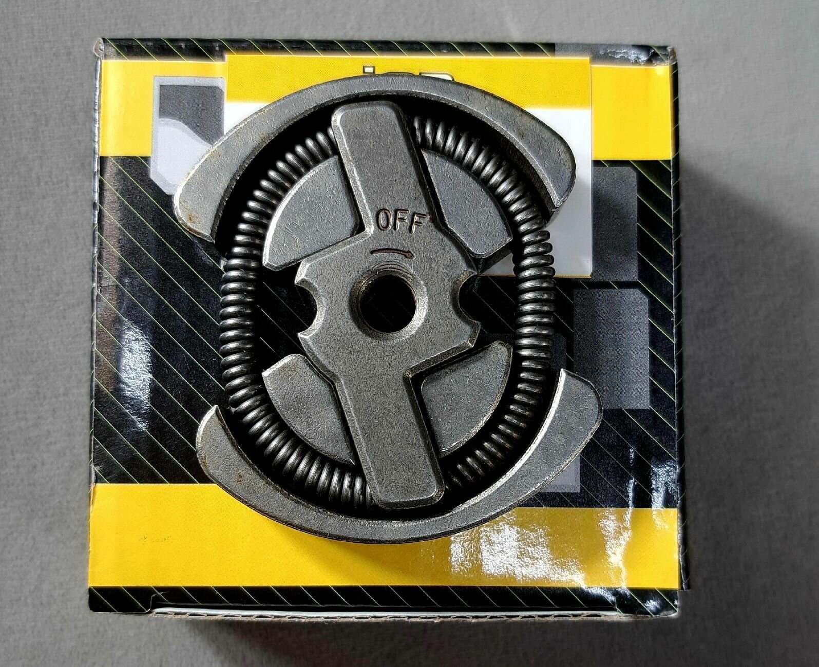 Сцепление для бензопил P351 / H136,137,142 (соответствует 5300149-49). Сцепление торговой марки IGP арт.140001