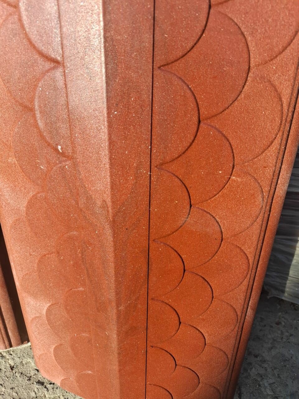 Эконом парапет на забор полимерпесчаный, Вишня, Tetto Элит Чешуя 260 мм (1 кирпич)