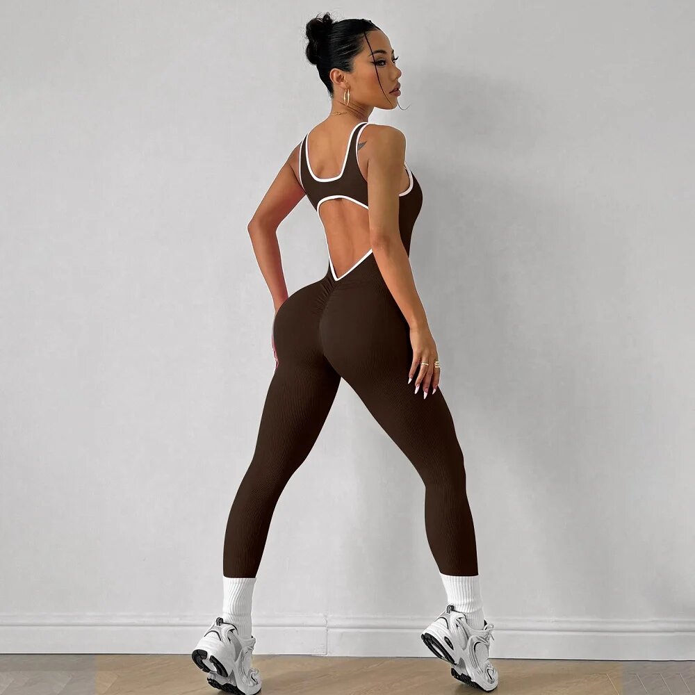 Костюм спортивный