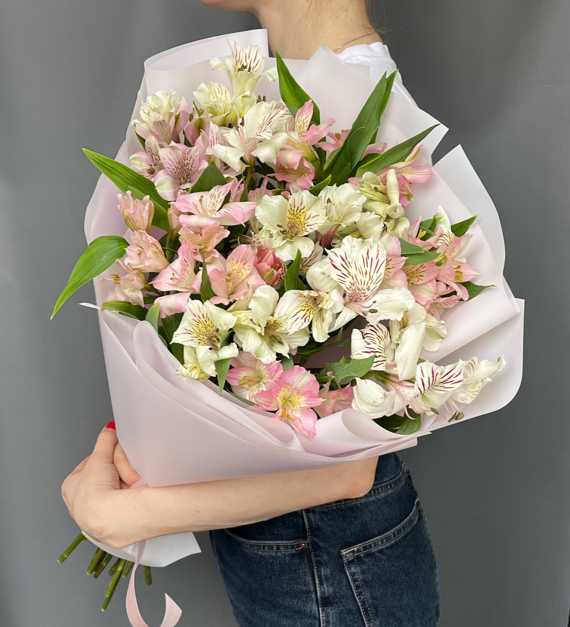Альстромерия розовая и белая