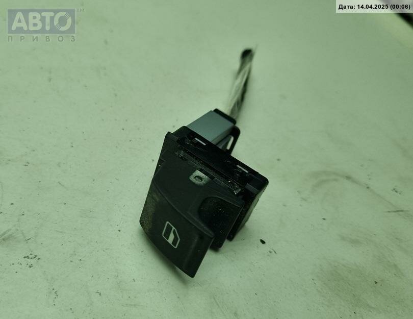 Кнопка стеклоподъемника заднего левого Volkswagen Passat B6