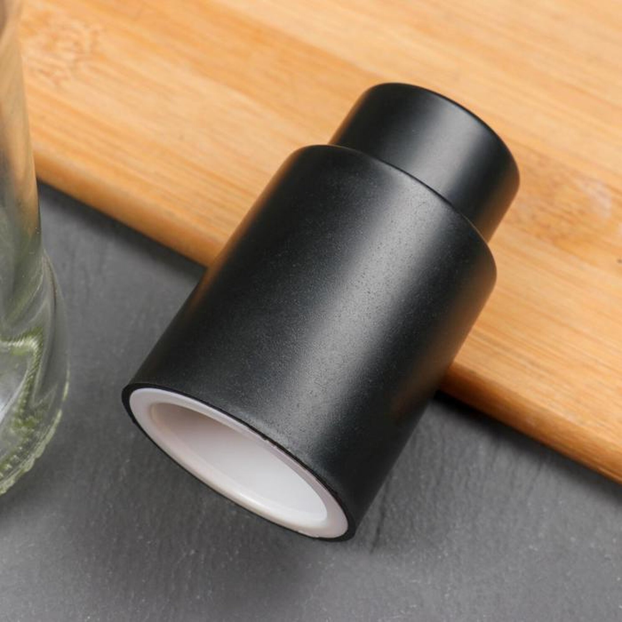 Пробка SKYPHOS для бутылки «Кнопка», вакуумная, пластик, 7 см, черный