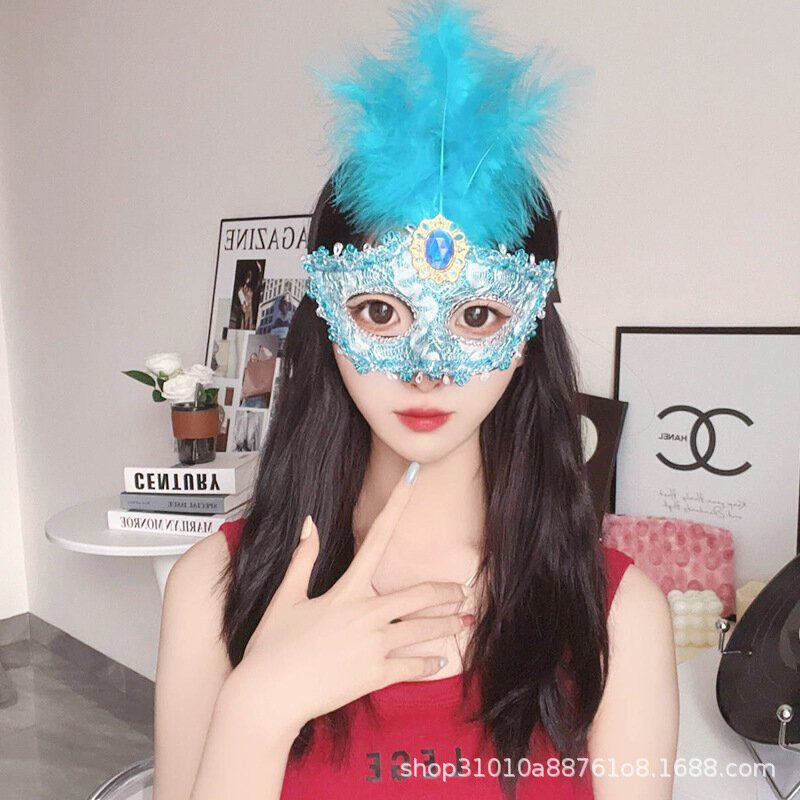 Маска женская, антикварная, кружевная, из перьев