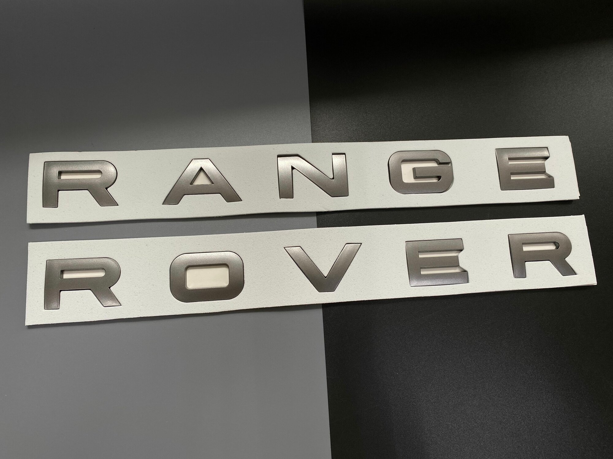 Эмблема багажника/капота Рэндж Ровер /надпись шильдик Range Rover буквы 31 мм
