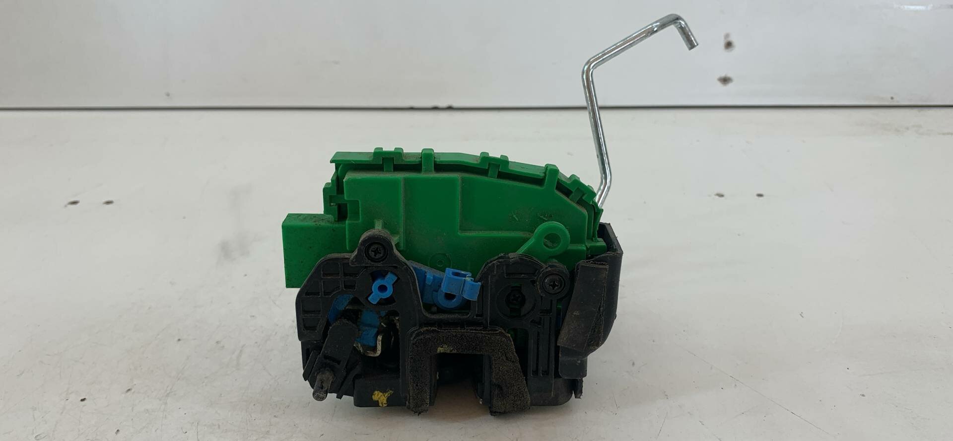 Замок двери задней правой Kia Rio 3 2015