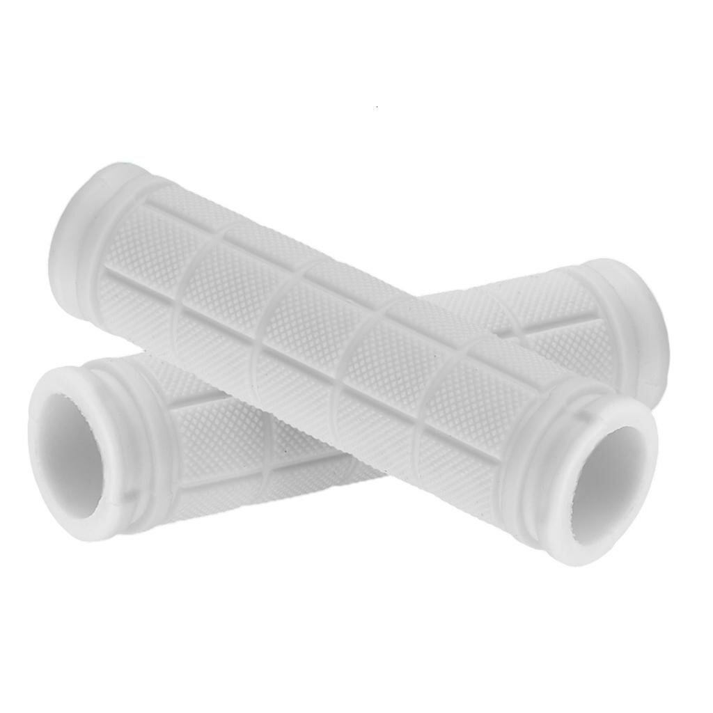 2 -й планы с большими велосипедными рулями покрывают горные велосипеды для различных типов, Белый