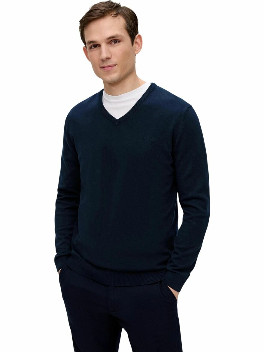 Пуловер Knitted sweater