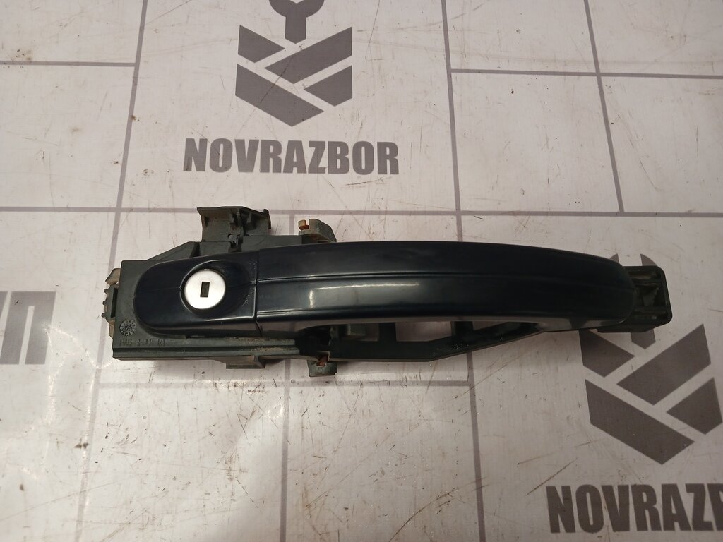 Ручка двери наружная левая Ford Focus 2 05-08