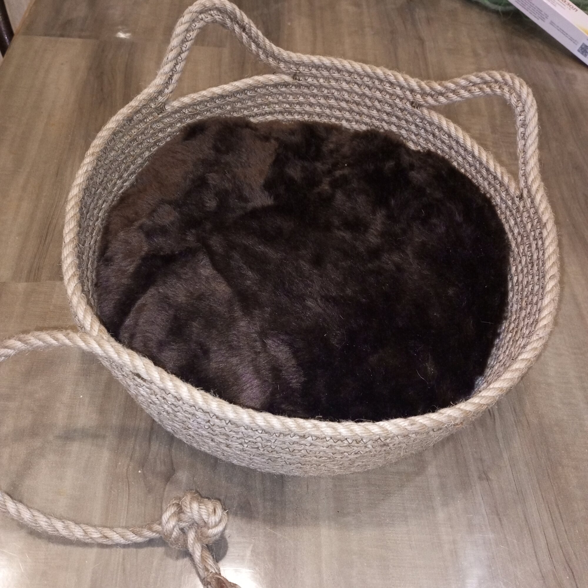 Лежанка из джута