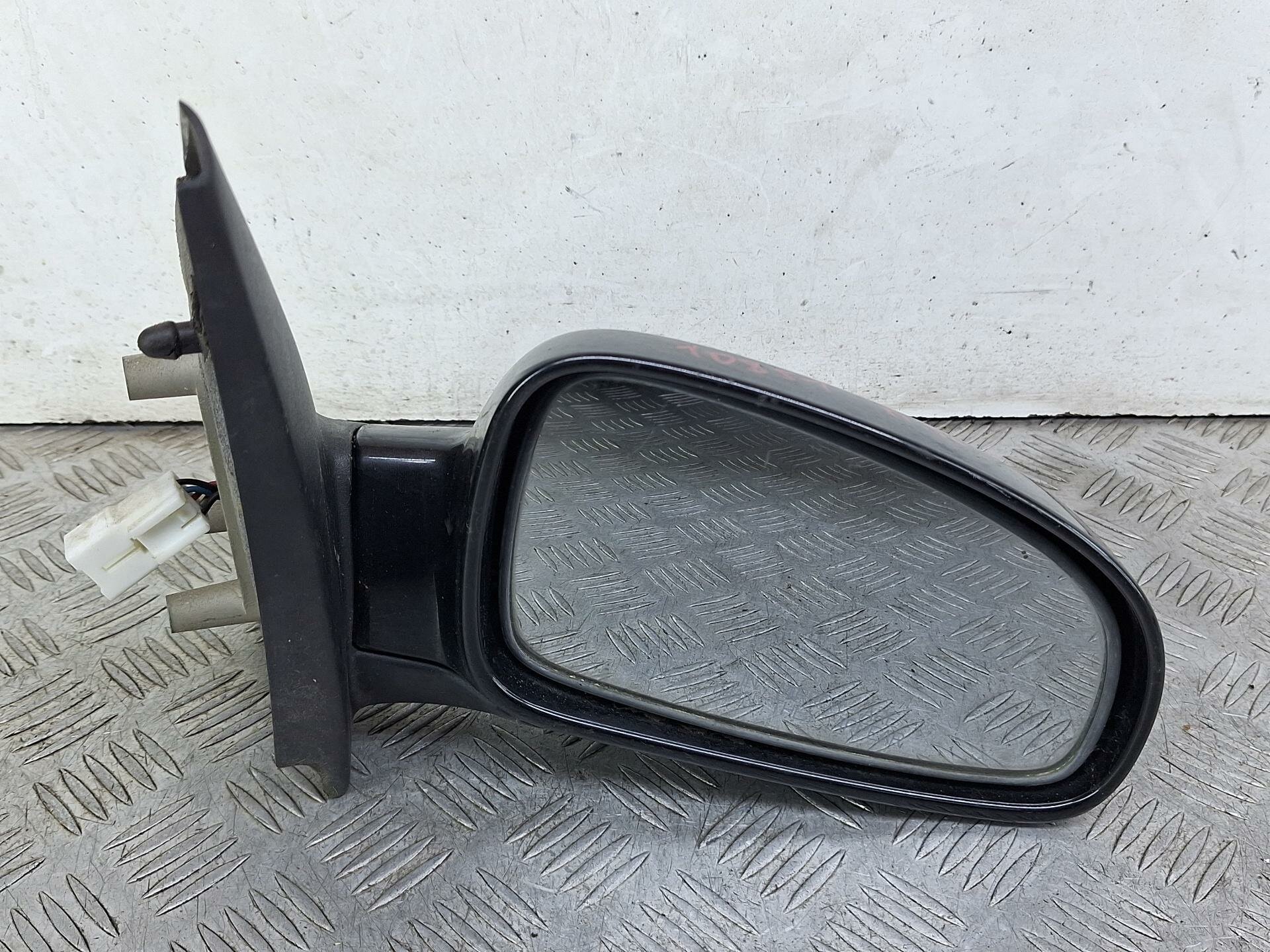 Зеркало наружное правое Chevrolet Aveo T200 2005