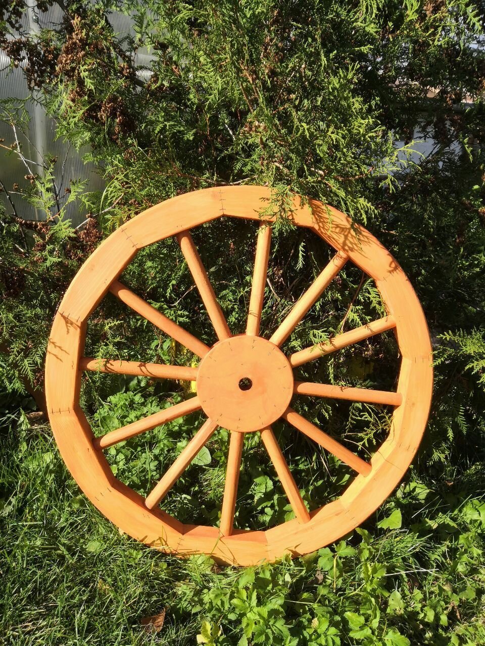 Колесо от телеги деревянное декоративное. D71см. Цвет орегон