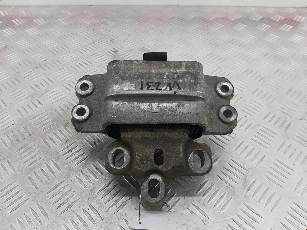 Подушка (опора) крепления двигателя Volkswagen Passat CC 3C0199555AE арт. 1795206