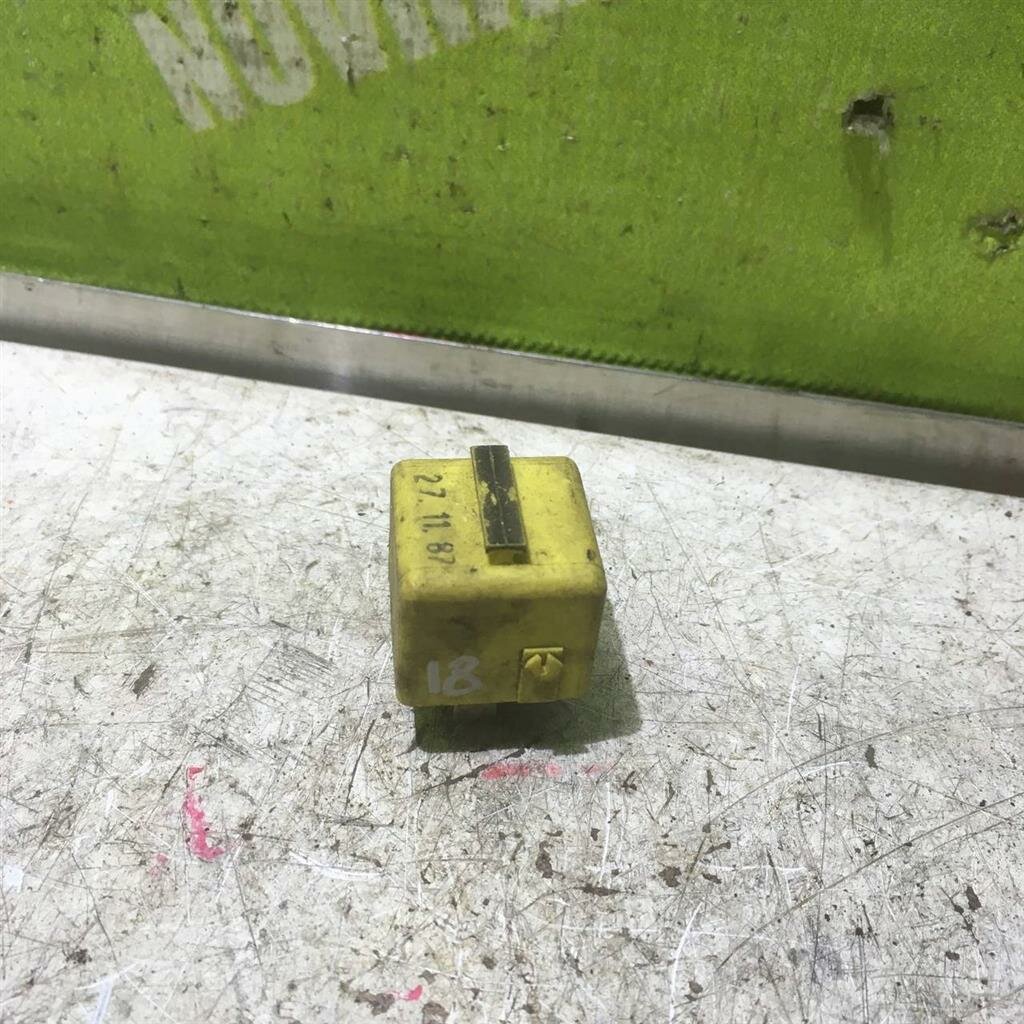 Реле BMW 5-серия E34 88-95