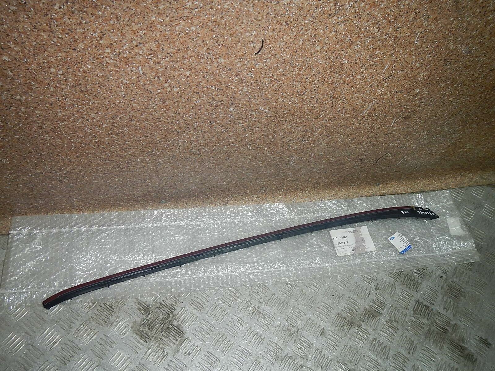 Б/У Молдинг лобового стекла, Ford (Форд)-FOCUS 3 (11-) FORD FOCUS 3 (11-19) Кронштейн правый. Новый. 354238 FORD арт. 200...