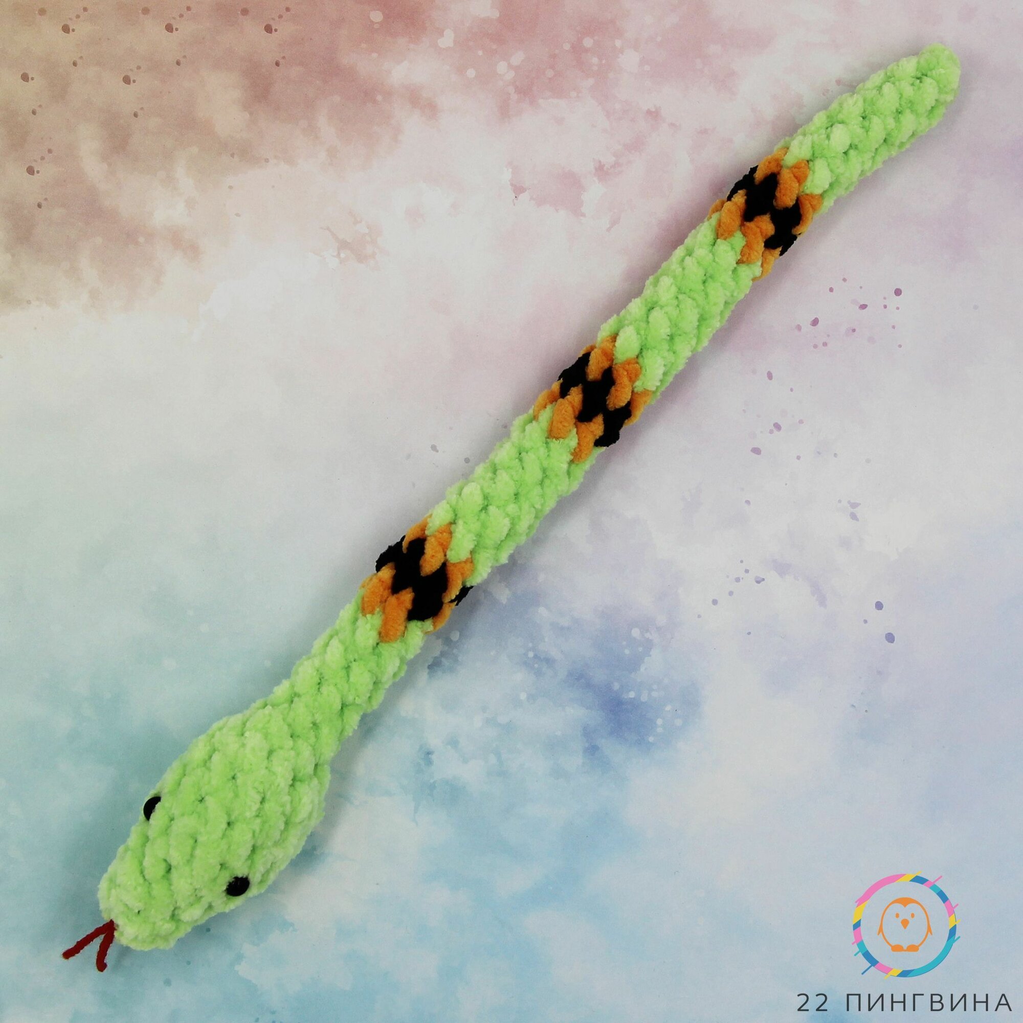 Вязаная Светло-зеленая Змейка 28 см. Игрушка ручной работы. Символ 2025 года. Подарок на Новый год.