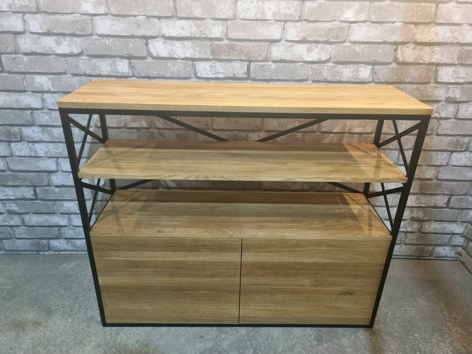 Тумба "EasyLOFT" в стиле лофт под телевизор из дуба, для дома и офиса, 120х25х110 см.