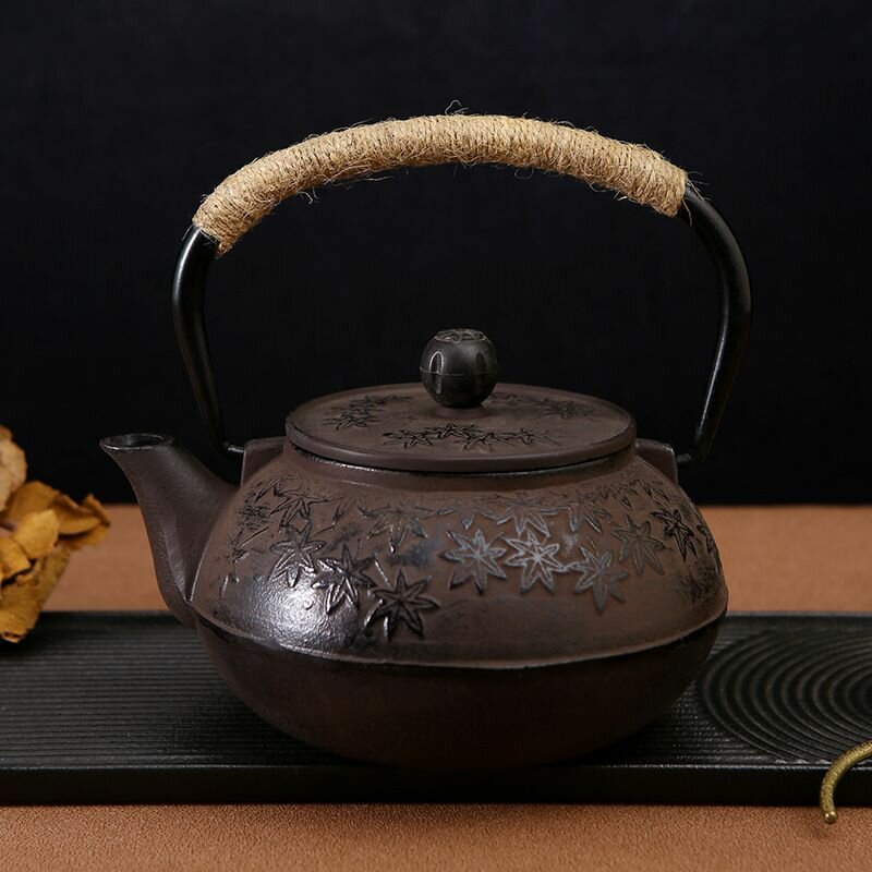 Заварочный чайник чугунный 900 мл