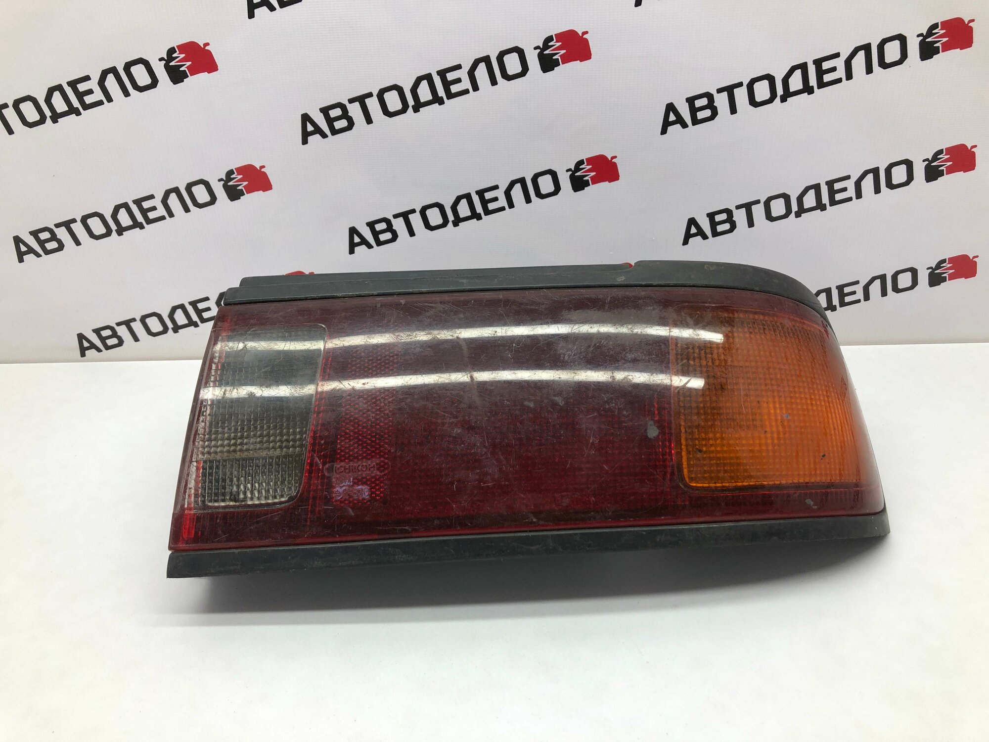 Фонарь задний правый Nissan Sunny B13