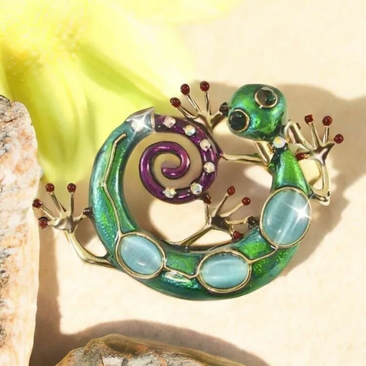 Брошь, эмаль, перламутр, кристаллы Swarovski