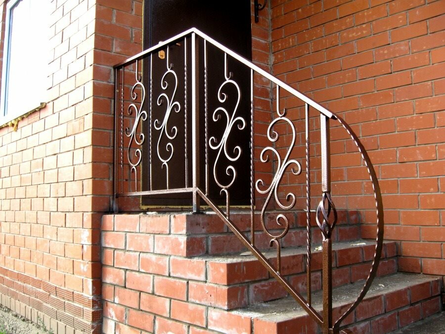 Железные перила для крыльца: фото, изображения и картинки
