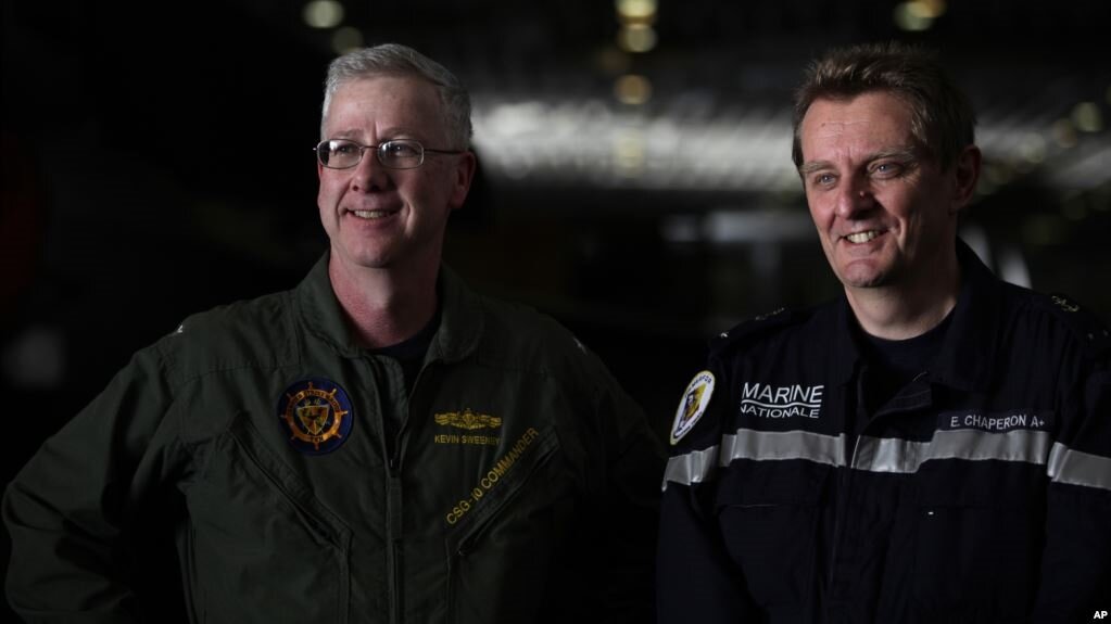 Lapd officer portrait: фото, изображения и картинки