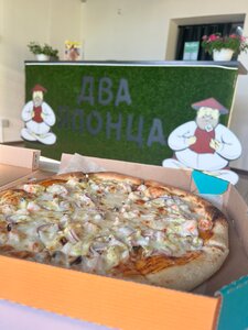 Два японца (Pervomayskaya ulitsa No:83, Novokubansk), suşi restoranı  Novokubansk'tan