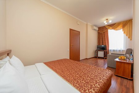 Imperiya (улица Токарева No:4Б, Евпатория), otel  Yevpatorya'dan