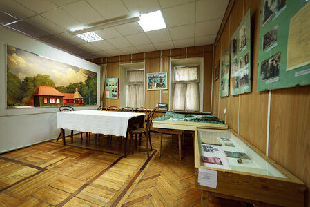 Yaropoletsky krayevedchesky muzey (ulitsa Dodogorskogo No:4, selo Yaropolets), müzeler ve sanat galerileri  Moskova ve Moskovskaya oblastından