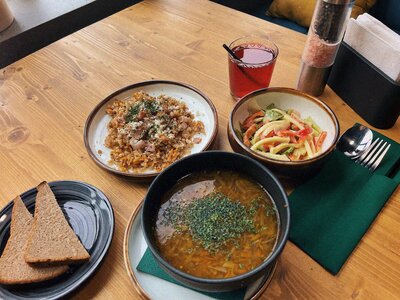 Местный (Druzhinnaya ulitsa No:2, Tver), restoran  Tver'den