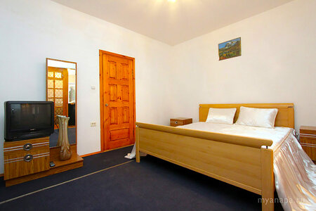 Kamelot (Terskaya ulitsa No:27), otel  Anapa'dan