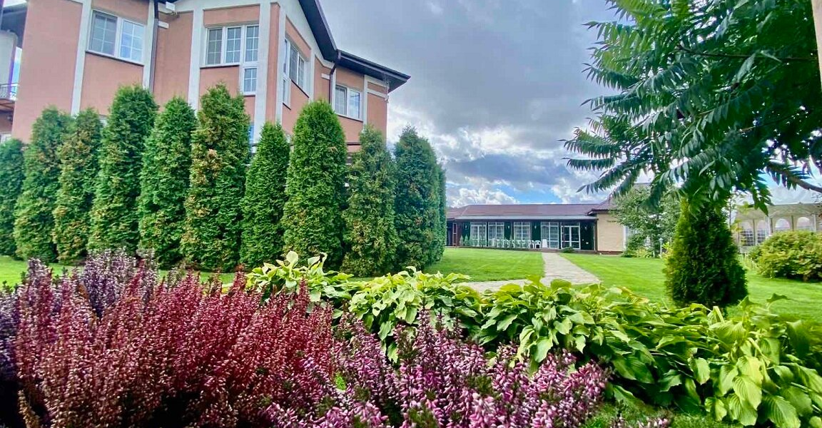 Usadba Legenda (Hornaja vulica No:18, vioska Pryliessie), otel  Minskaya oblastından