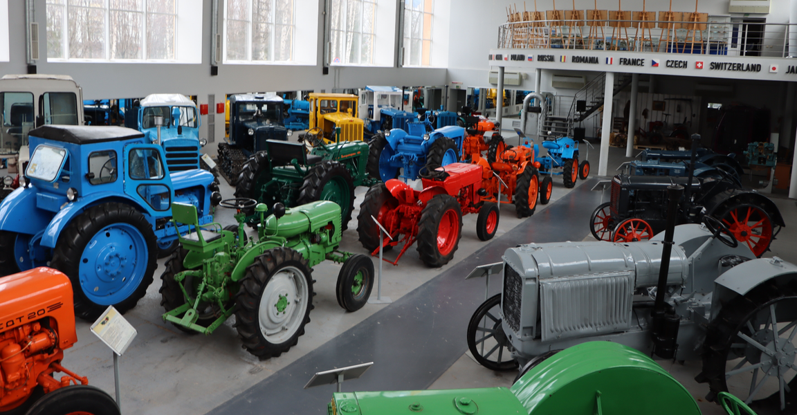 Museum of tractor history (Mira Avenue No:1к2, Cheboksary), müzeler ve sanat galerileri  Cheboksary'den