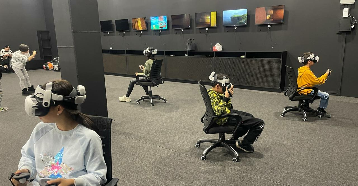 Next Level (Táýke Han dańǵyly No:330), sanal gerçeklik kulübü  Çimkent'ten (Şımkent'ten)